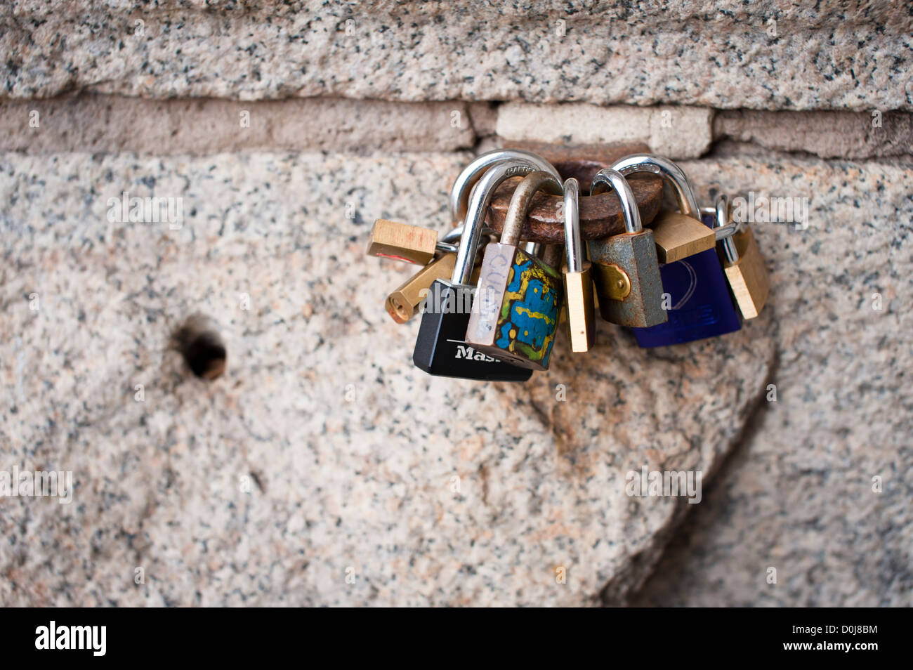 Brooklyn bridge locks hi-res stock photography and images - Alamy