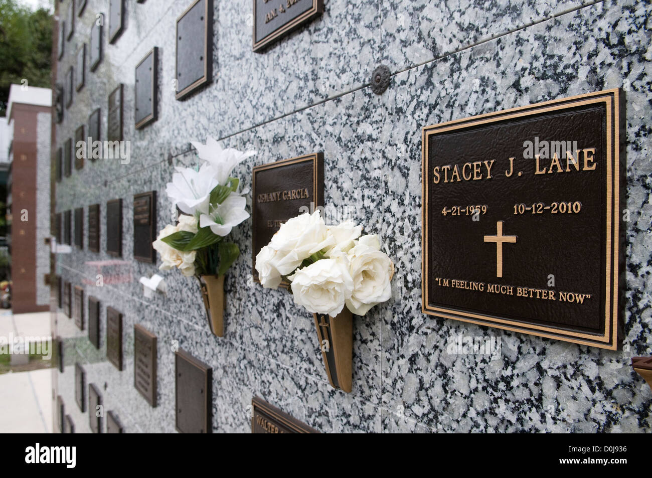 Humorous grave inscription reads "I'm Feeling Much Better Now" at ...