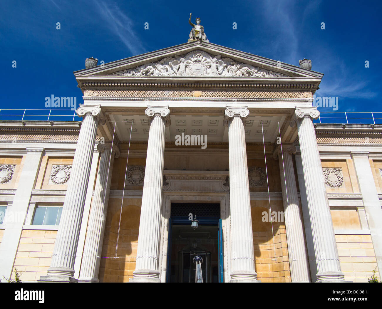 Classical frontage of the Ashmolean Museum in Oxford Stock Photo - Alamy