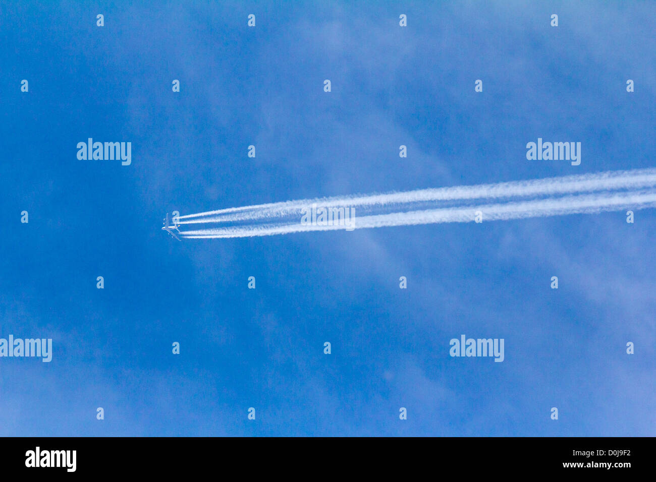 A jet cruising at altitude Stock Photo - Alamy