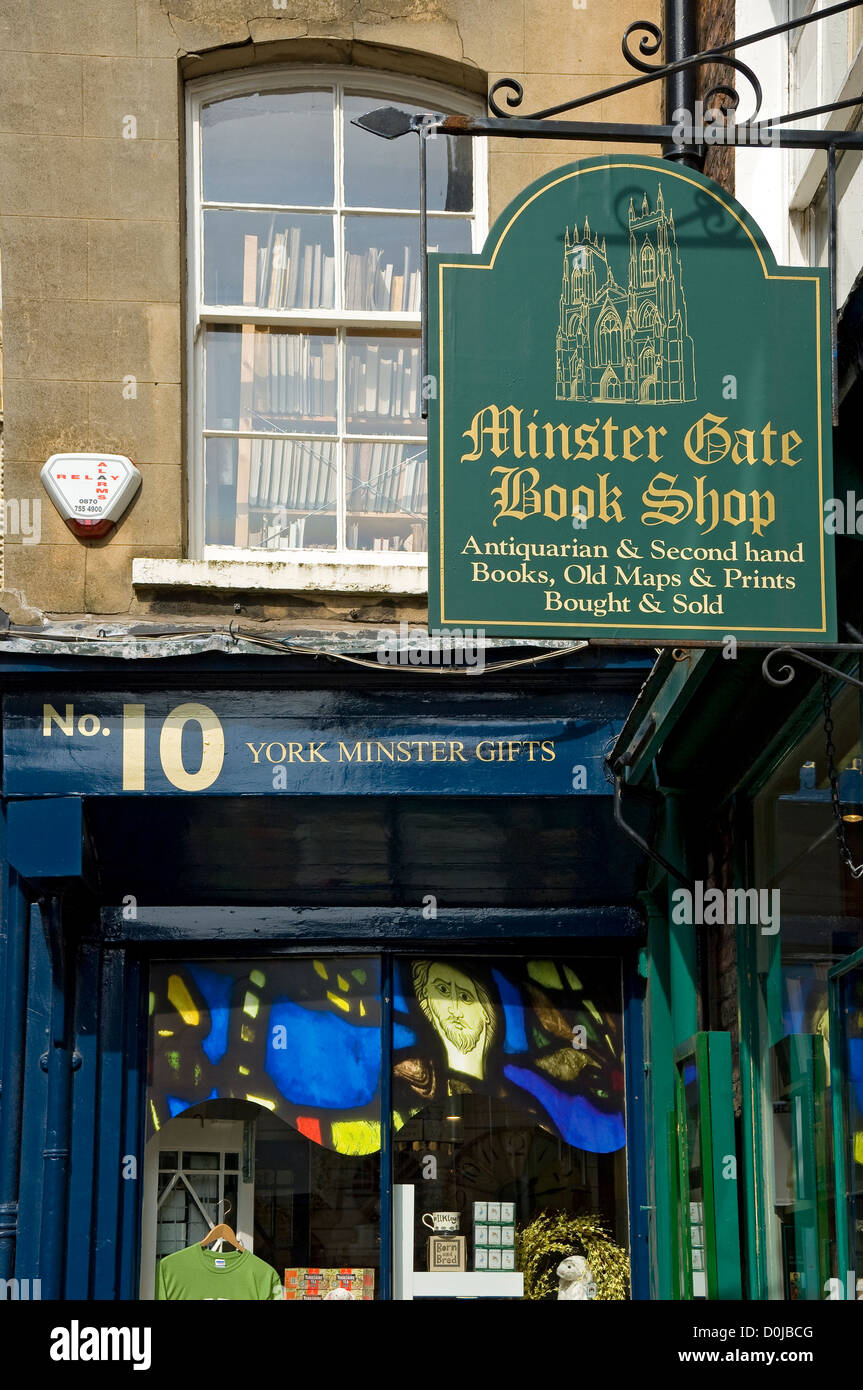 Bookshop york hi-res stock photography and images - Alamy