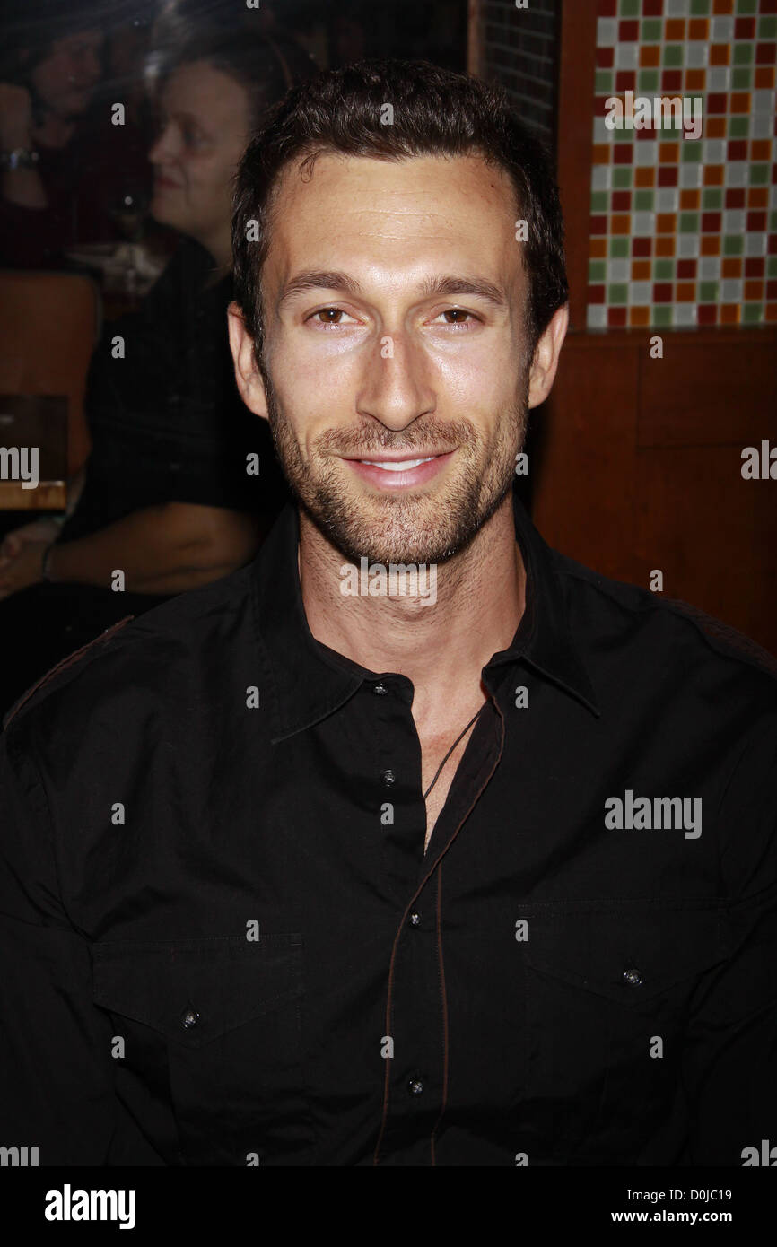 Aaron lazar hi-res stock photography and images - Alamy