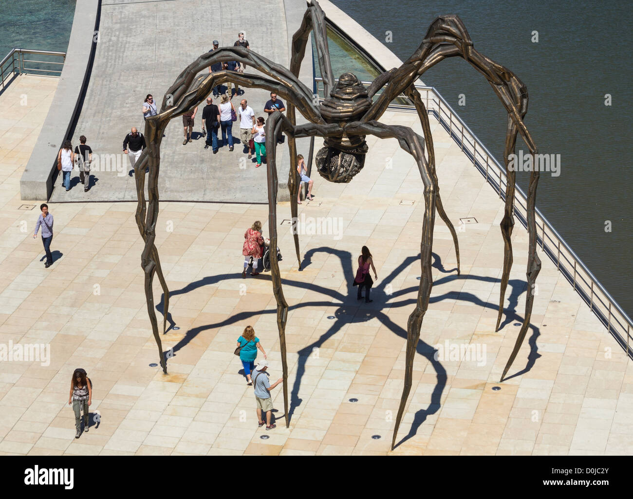 Spider sculpture 'Maman' by Louise Bourgeois outside Guggenheim museum ...