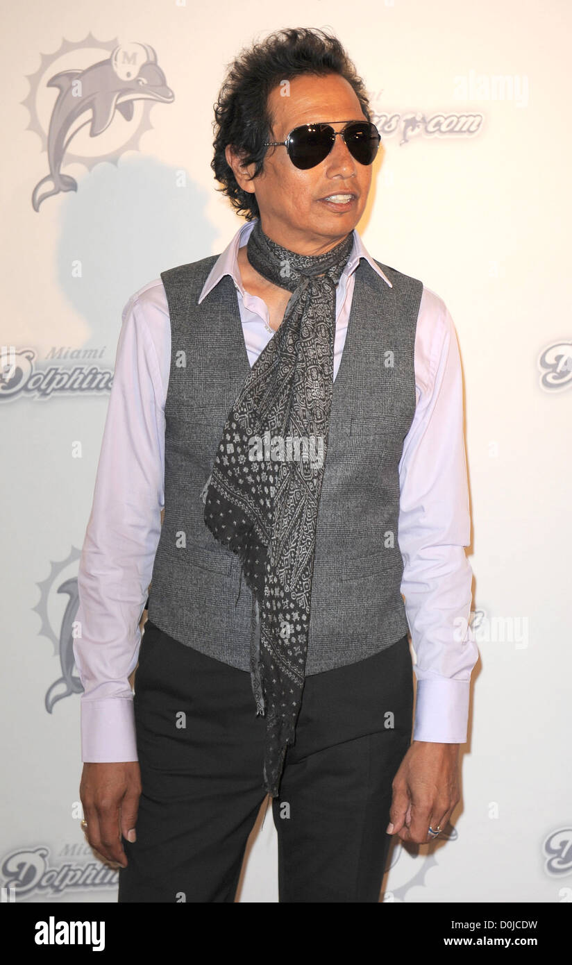 Alejandro Escovedo arrives at the Sun Life Stadium for the Miami ...