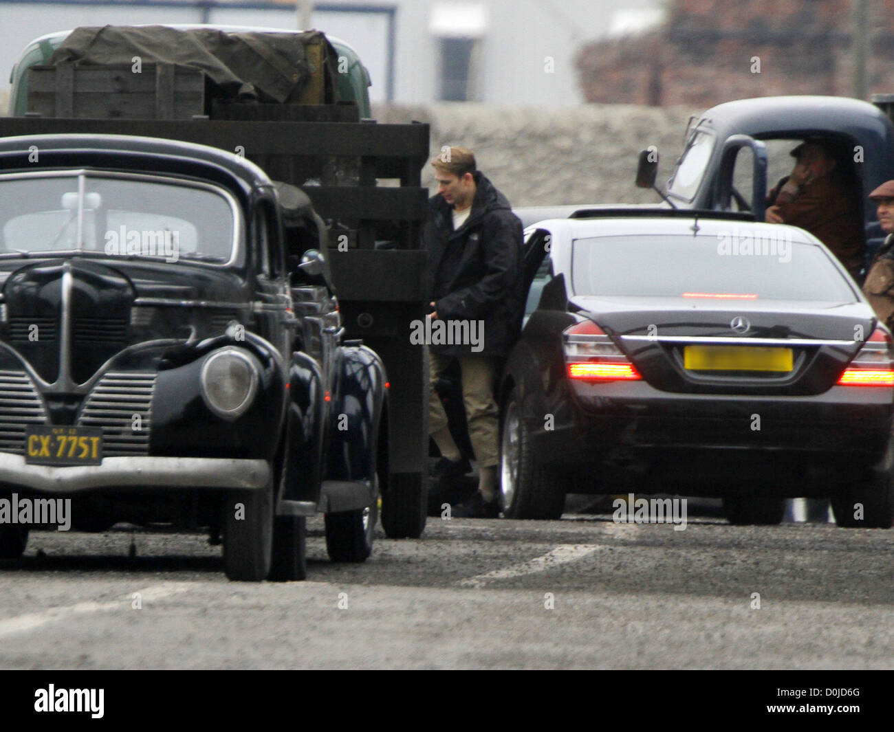 Chris Evans arrives on the film set of new superhero film 'Captain ...