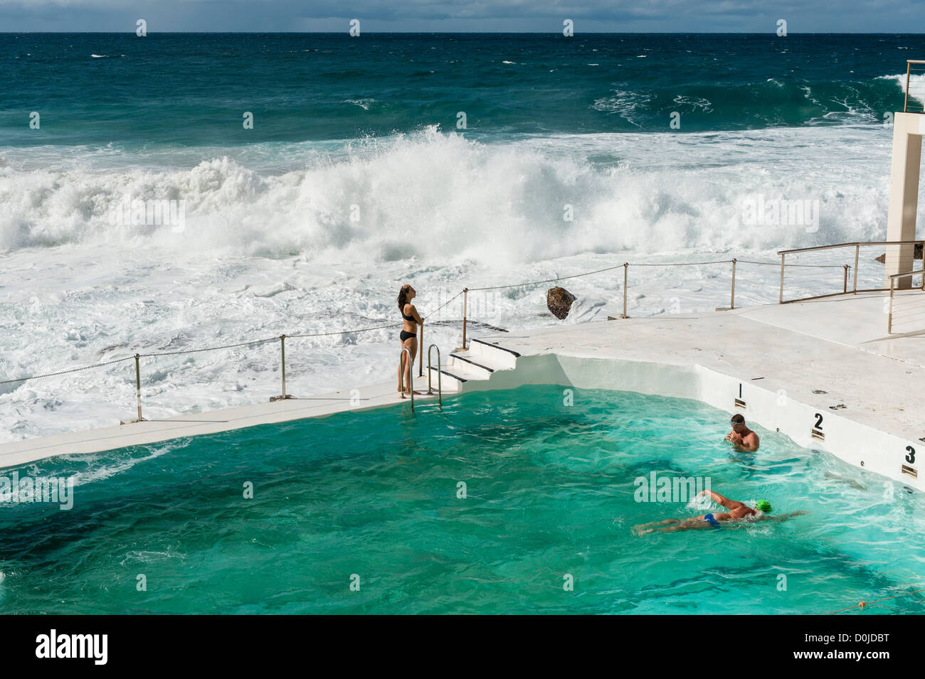 Bondi icebergs sea pool hi-res stock photography and images - Alamy