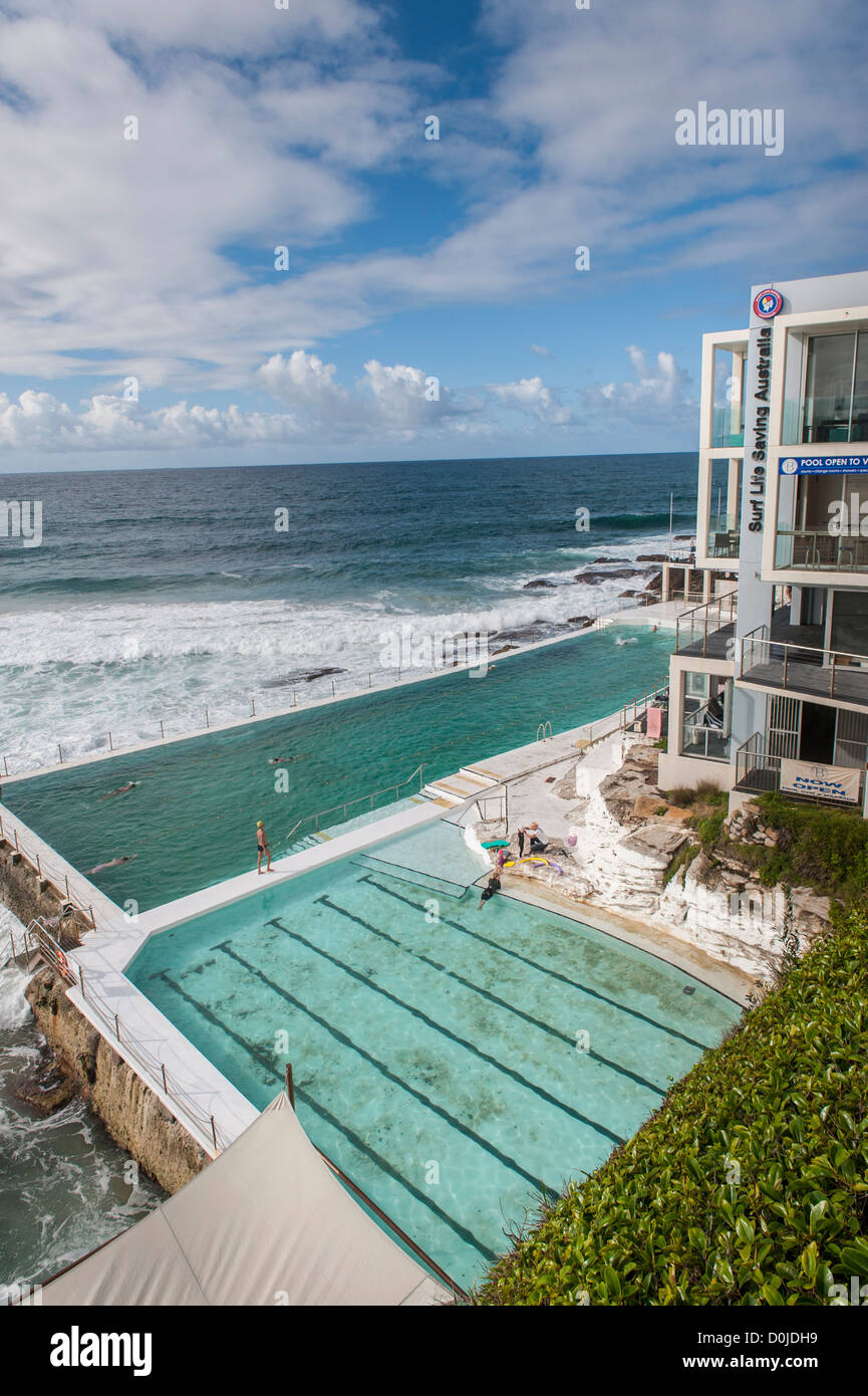 Bondi icebergs sea pool hi-res stock photography and images - Alamy