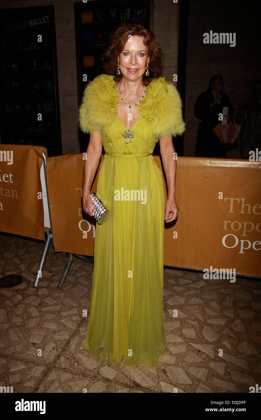 Guest Metropolitan Opera Season opening with new production of 'Das ...