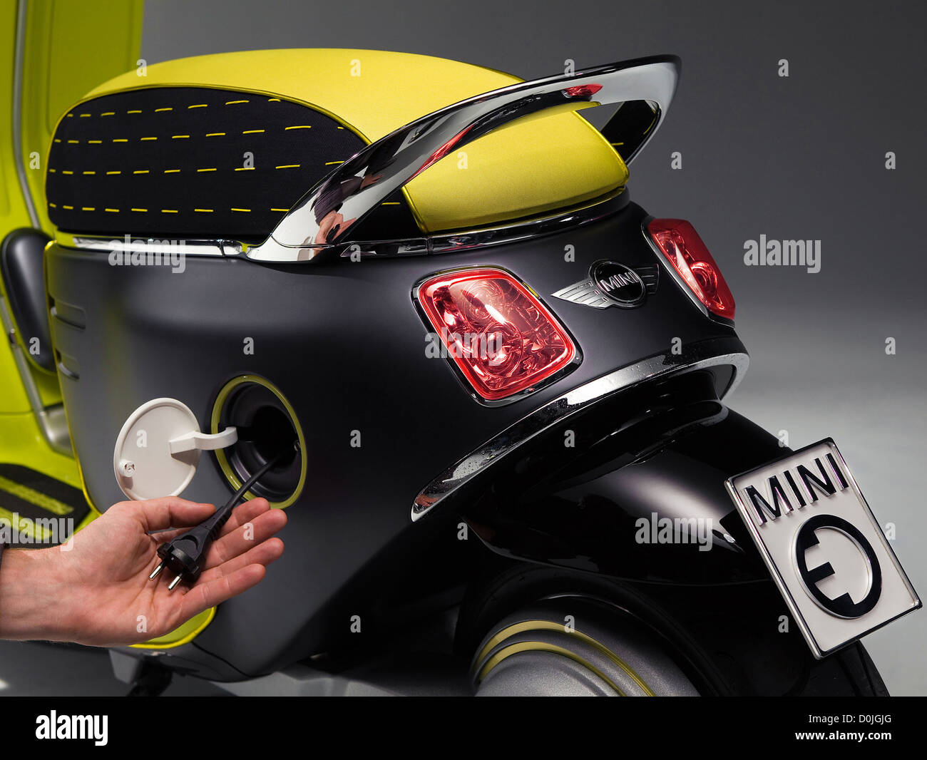 The MINI downsizes with electric scooter The future of the MINI is ...