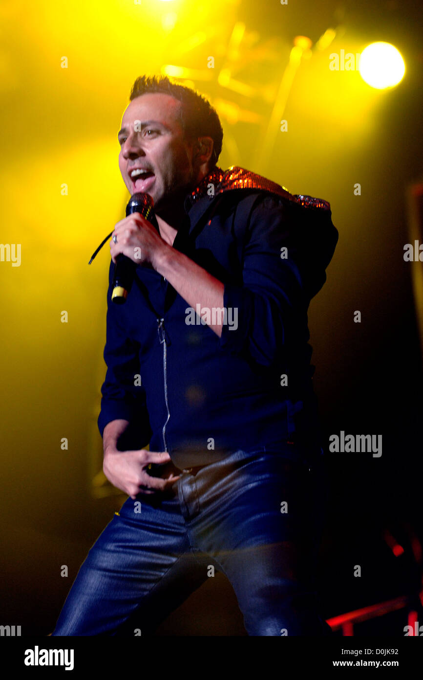 Howie dorough performing hi-res stock photography and images - Alamy
