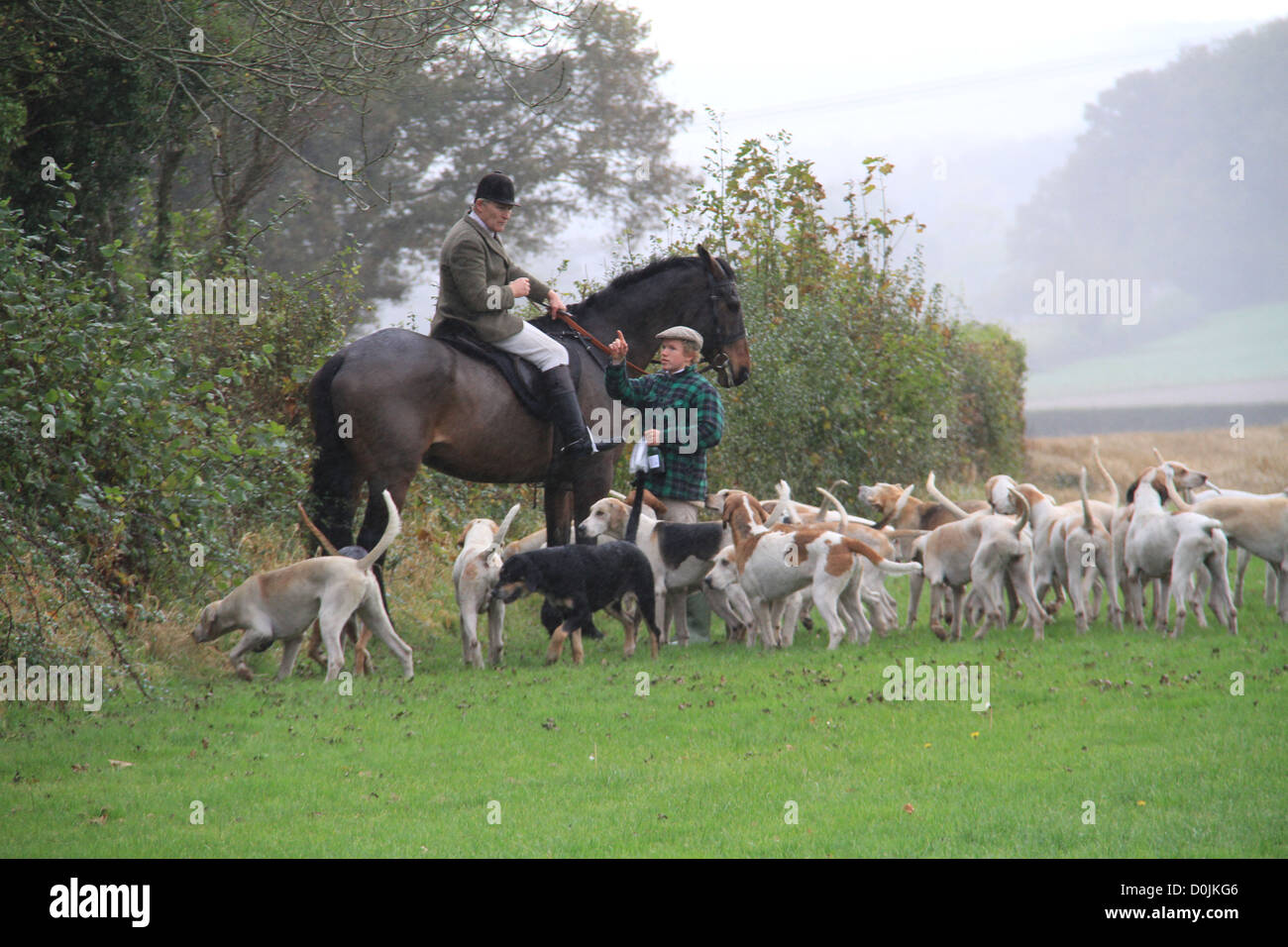 Traditional hunting hi-res stock photography and images - Alamy