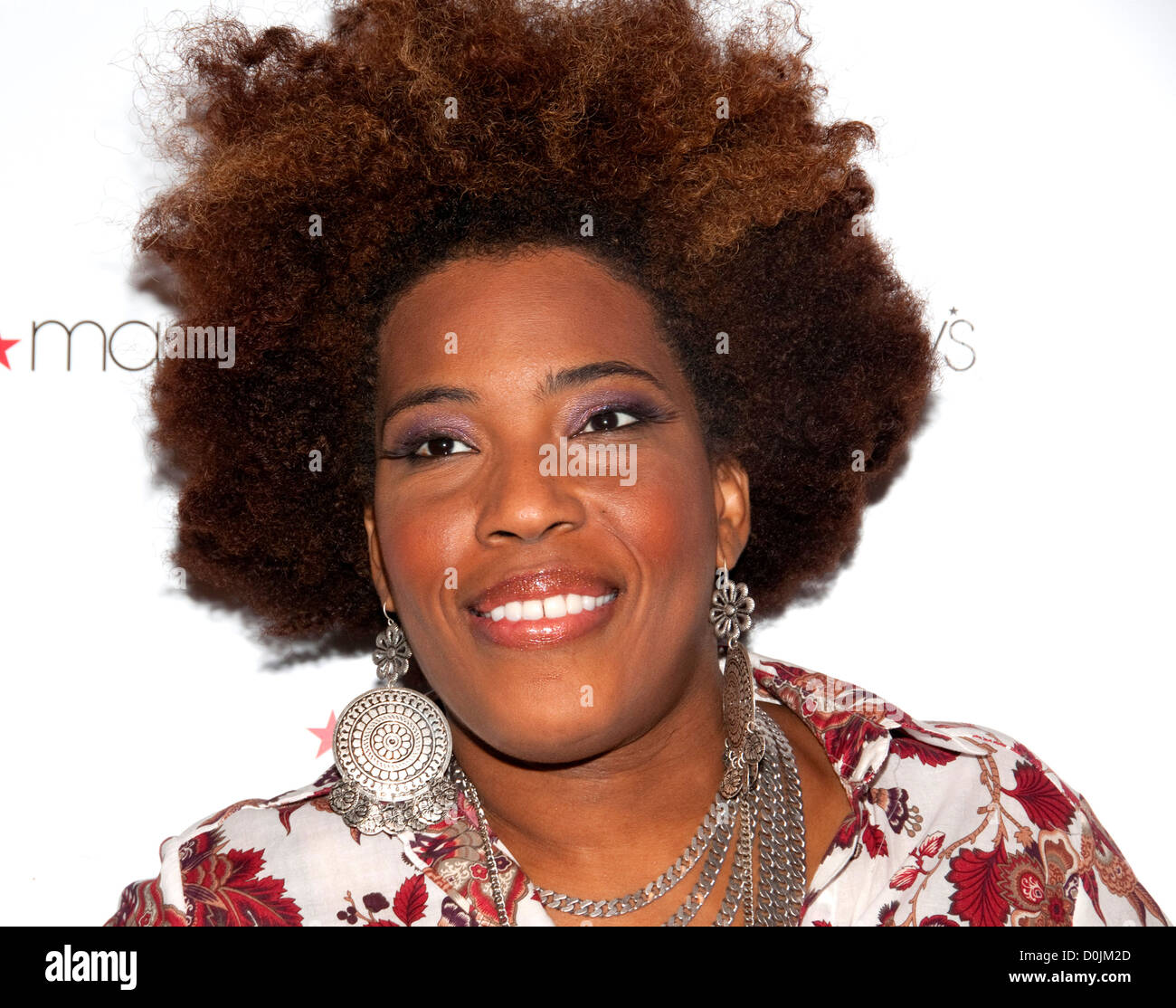 Macy Gray attends Macy's Glamorama 2010 at the Chicago Theatre Chicago ...