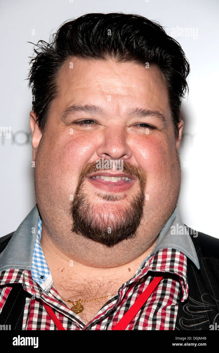 Chris March attends Macy's Glamorama 2010 at the Chicago Theatre ...