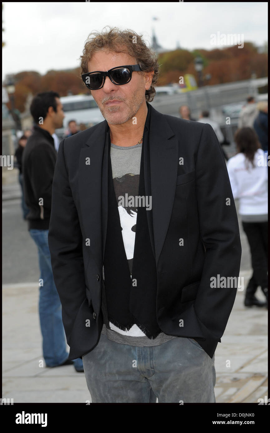 Renzo Rosso Paris Fashion Week Ready to Wear Spring/Summer 2011 ...