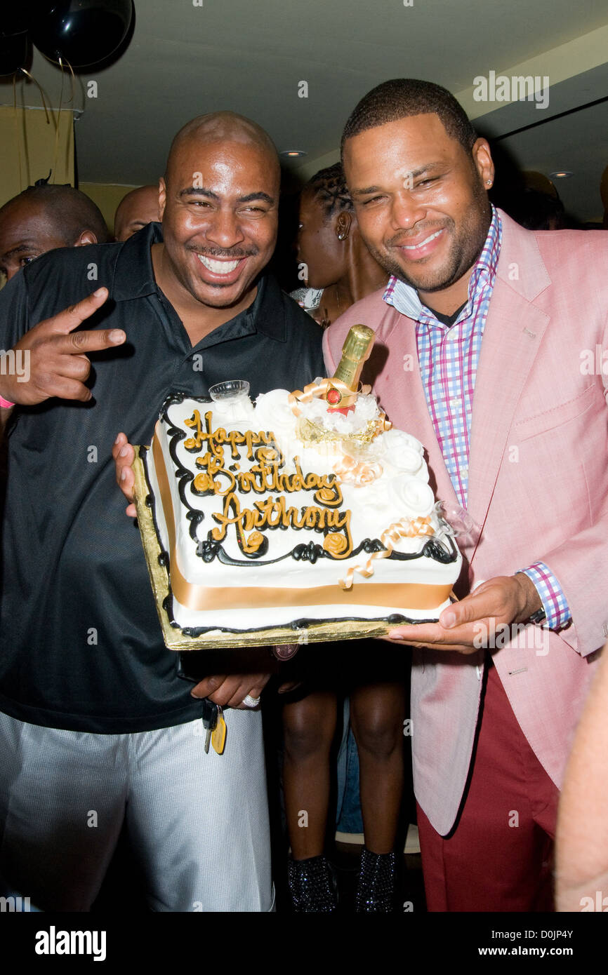 Rapper Capone and Anthony Anderson Anthony Anderson celebrates his 40th ...