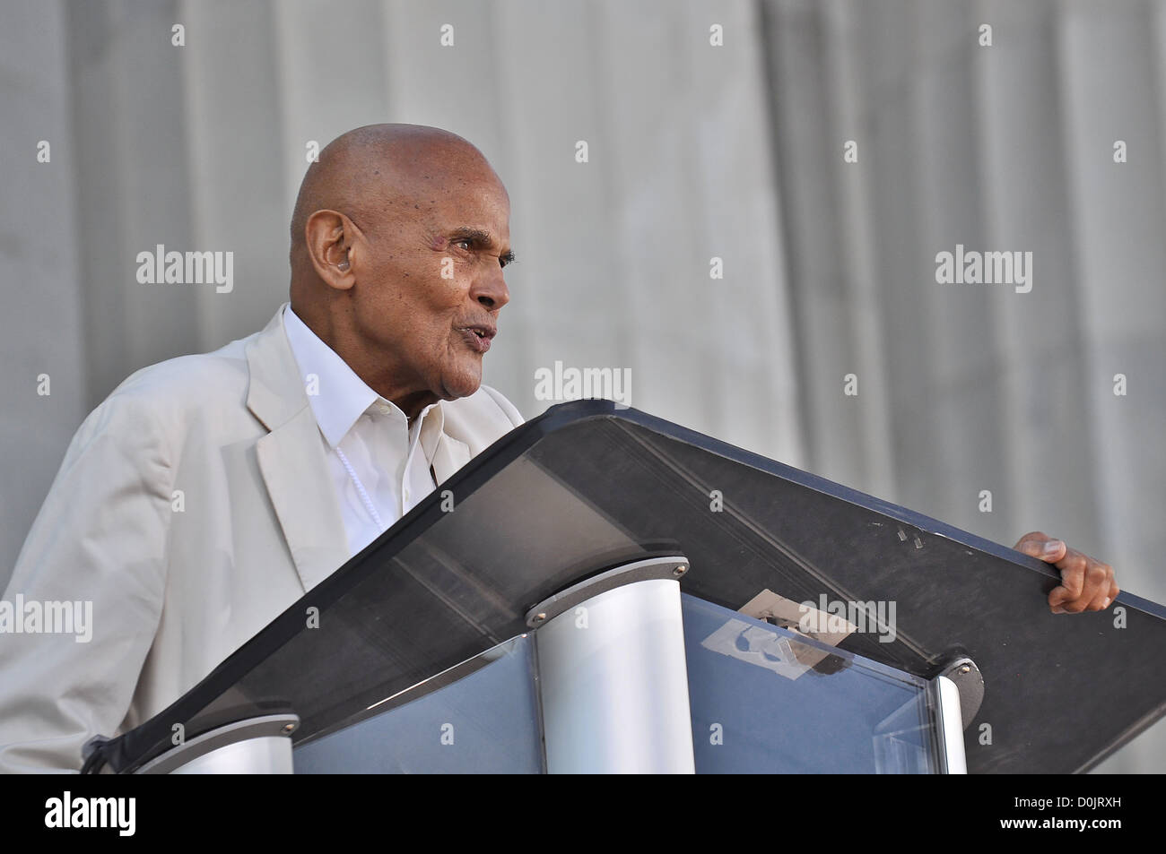 Harry Belafonte attends the One Nation Rally at the Lincoln Memorial ...