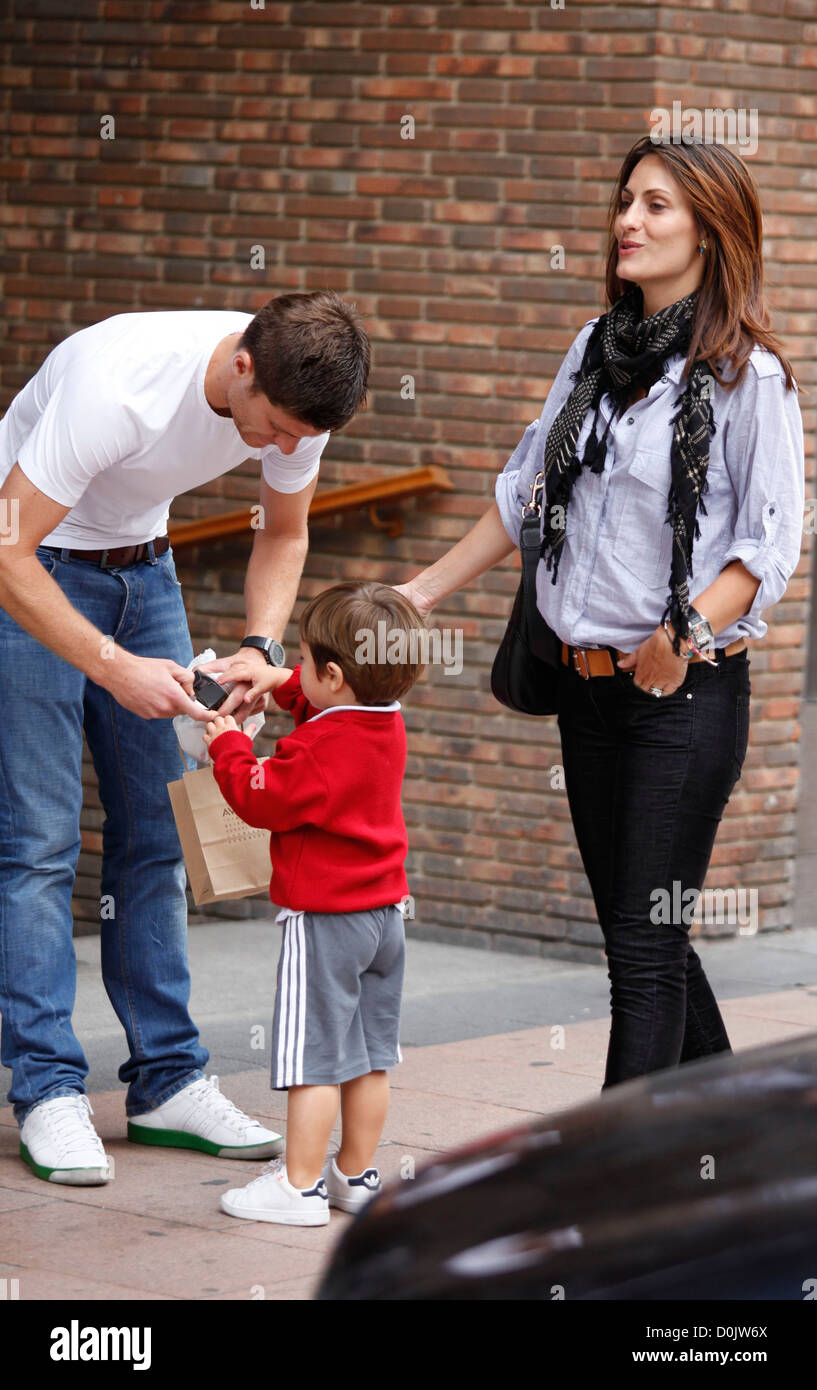 Xabi Alonso shopping with his wife Nagore and son Jontxu Madrid, Spain ...