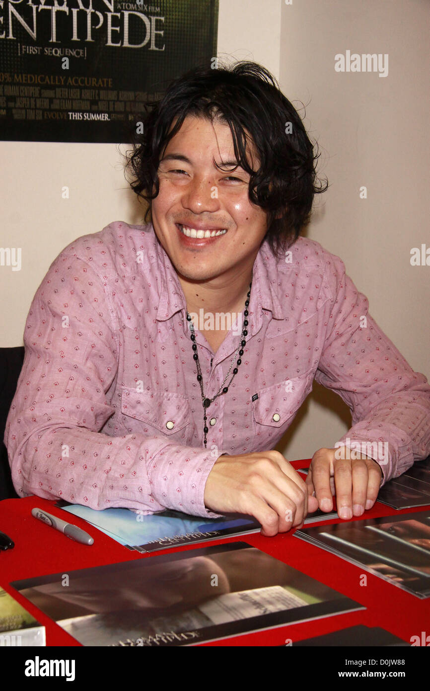 Akihiro Kitamura 2010 Wizard World Big Apple Comic Con held at the Penn ...