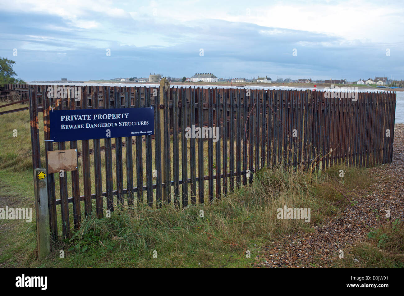 Dangerous structure sign hi-res stock photography and images - Alamy