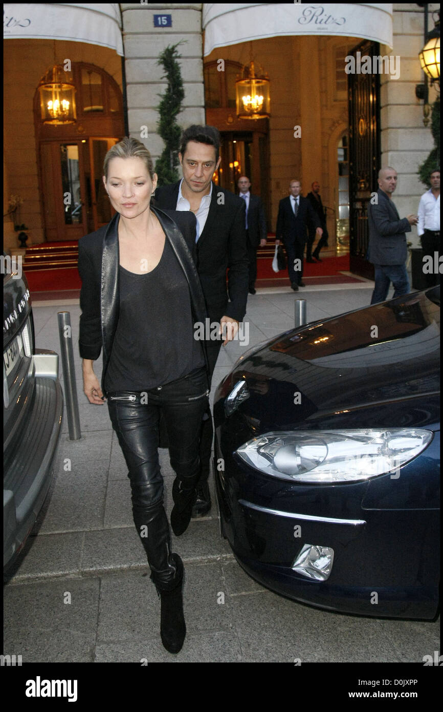 Kate Moss and Jamie Hince leaving the The Ritz Plaza Hotel during Paris ...