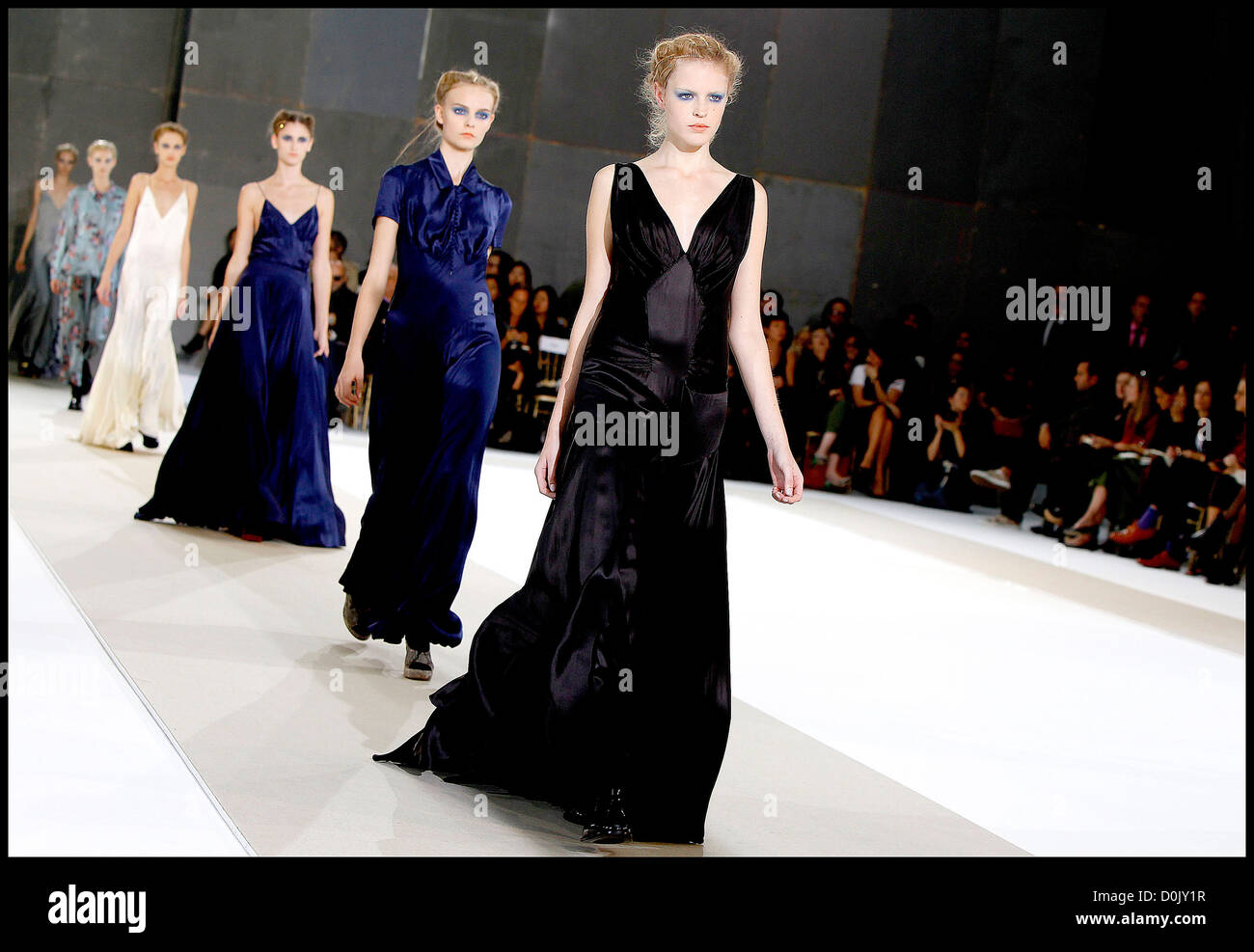 Model Paris Fashion Week - Haute Couture Fashion Spring/Summer 2011 ...