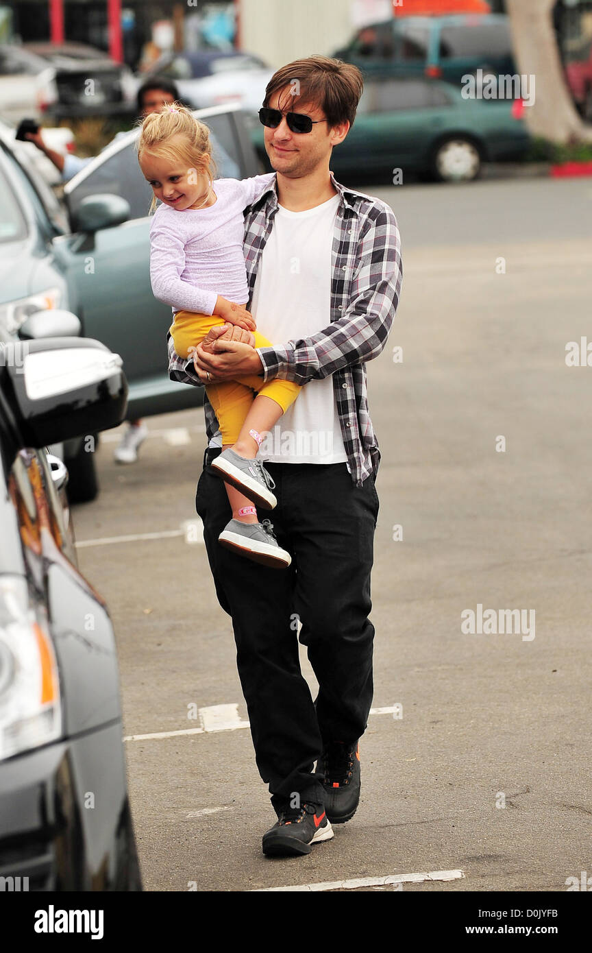 Tobey Maguire and his daughter Ruby Maguire make their way back to ...