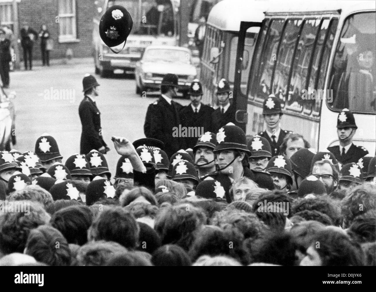 Strike uk 1970s hi-res stock photography and images - Alamy