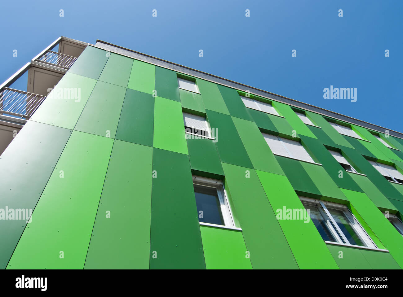 Modern green facade hi-res stock photography and images - Alamy