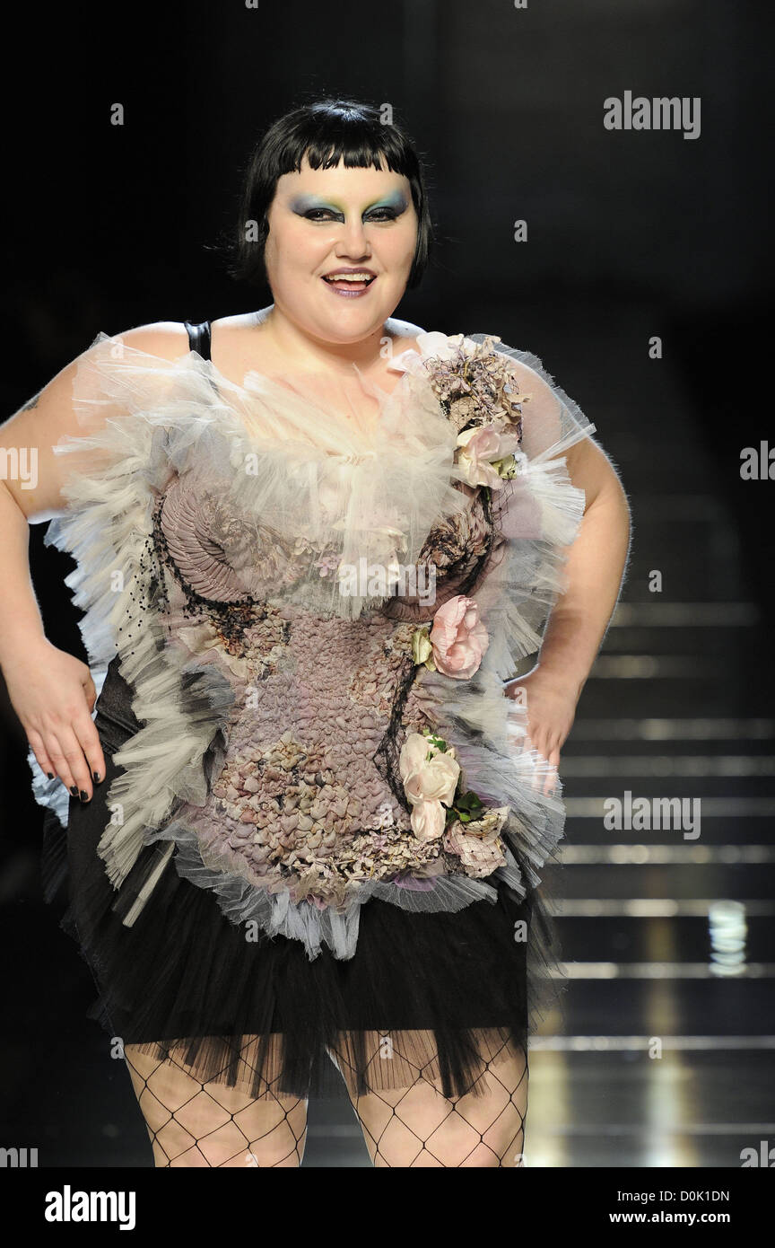 Beth Ditto Paris Fashion Week Ready to Wear Spring/Summer 2011 - Jean ...
