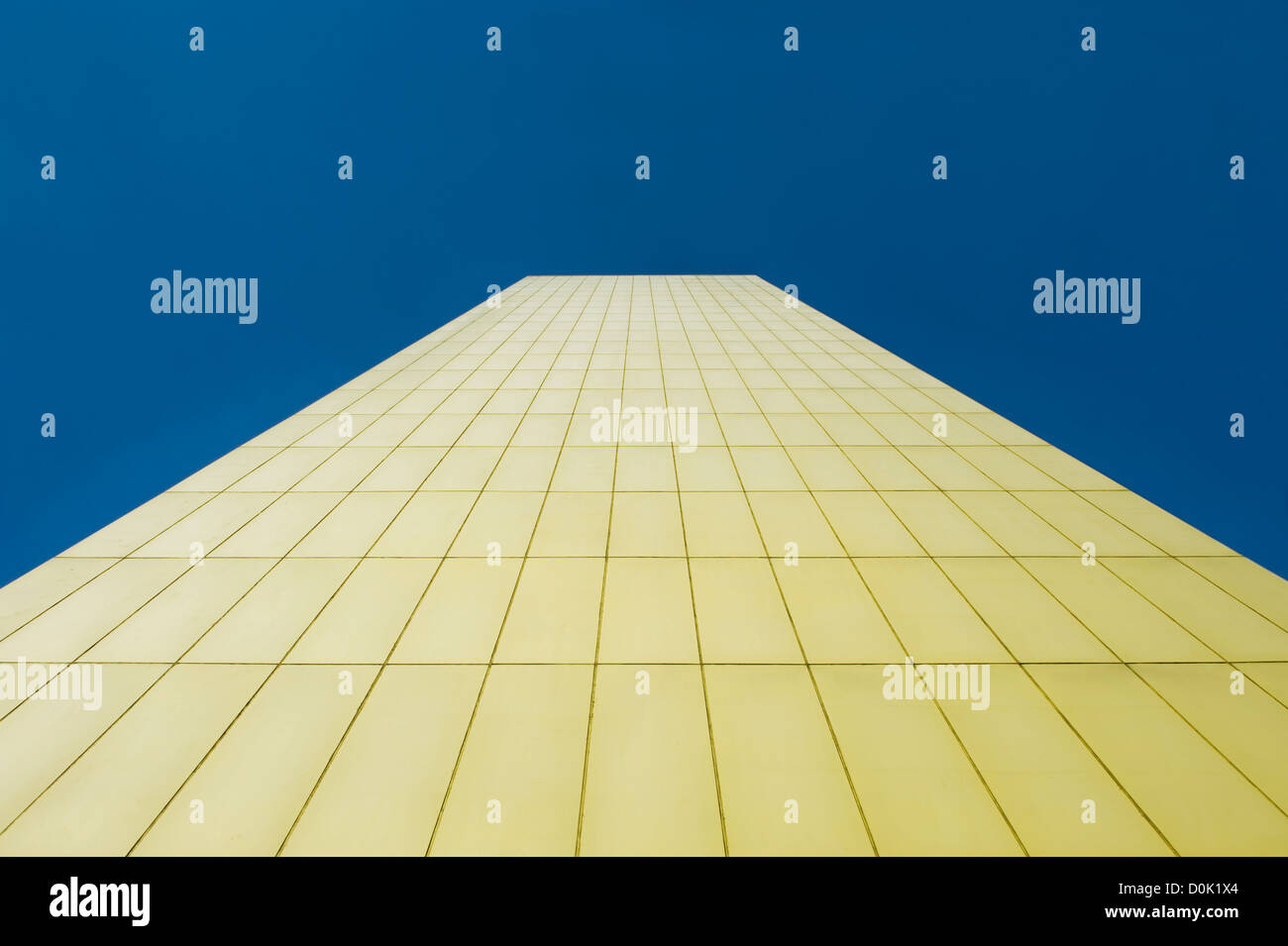 A tall yellow building in Manchester Stock Photo - Alamy