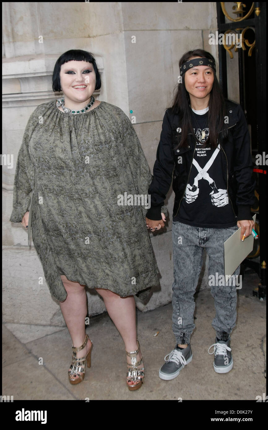 Beth Ditto Paris Fashion Week Ready to Wear Spring/Summer 2011 - Stella ...