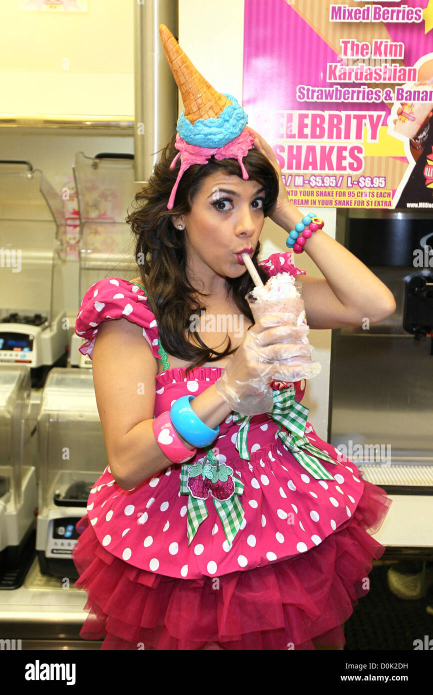 La Coacha creates her own custom milkshake with Nutella and ...