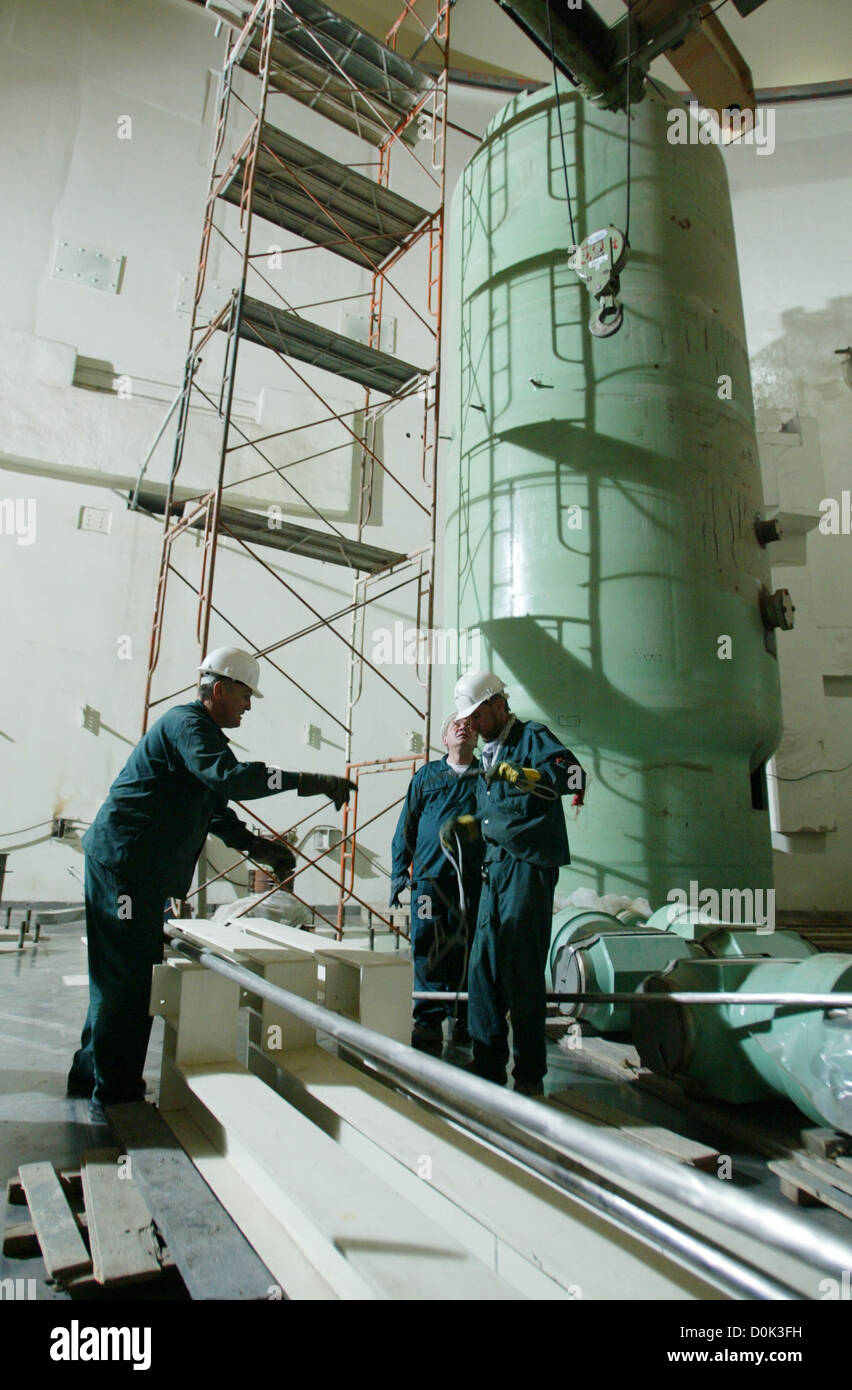 Russian and Iranian workers and engineers constructing Nuclear Power ...