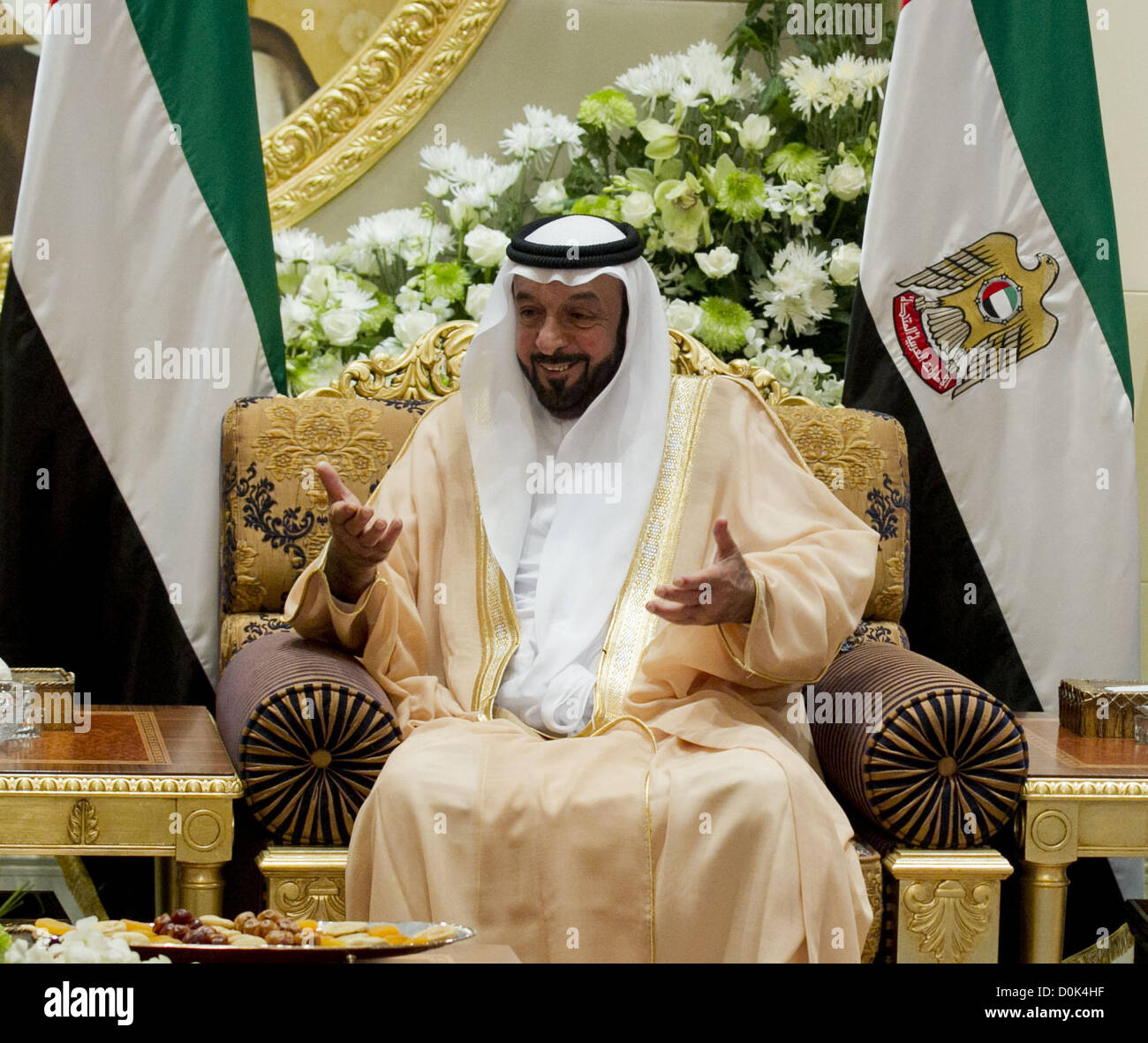Sheikh sultan bin khalifa bin hi-res stock photography and images - Alamy