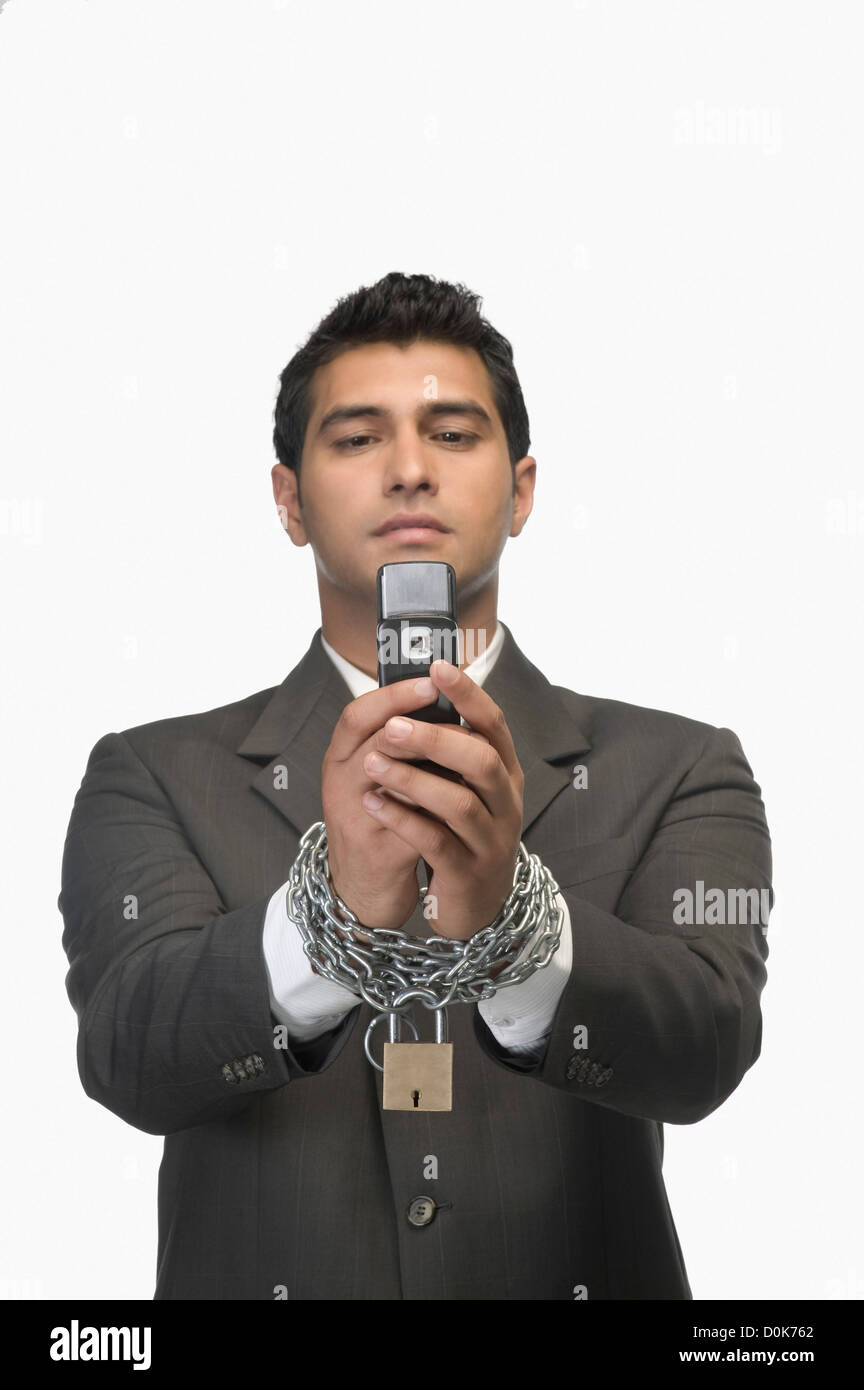 Hands holding chains hi-res stock photography and images - Alamy