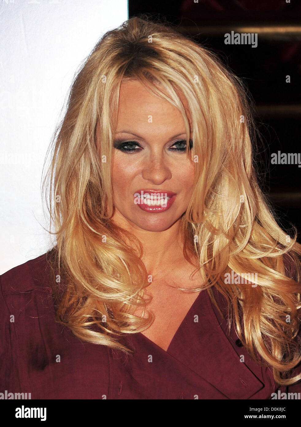 Pamela anderson baywatch hi-res stock photography and images - Alamy