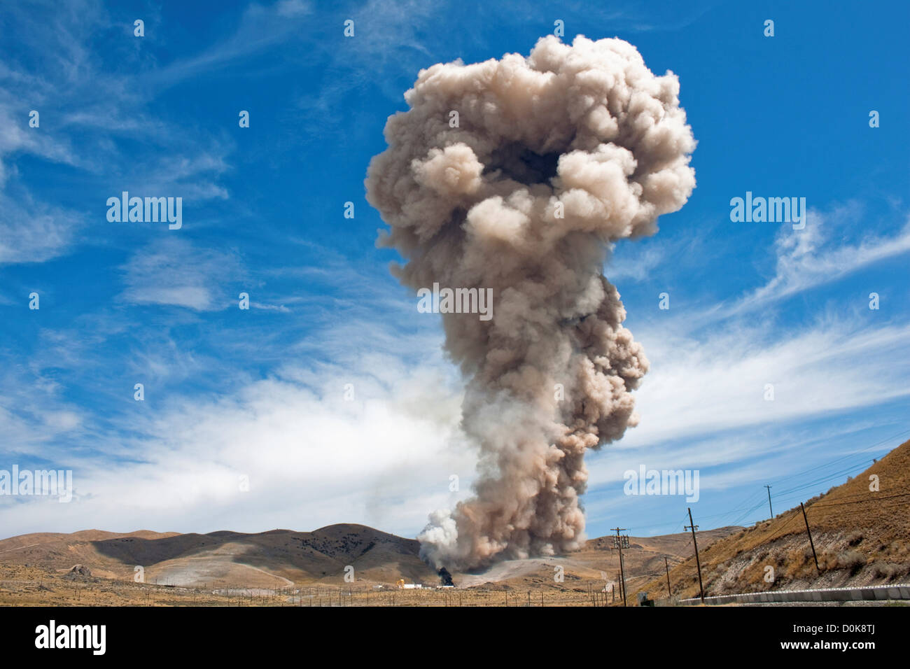 Flame-Out and Exhaust Plume at End of Test of World's Largest Rocket ...