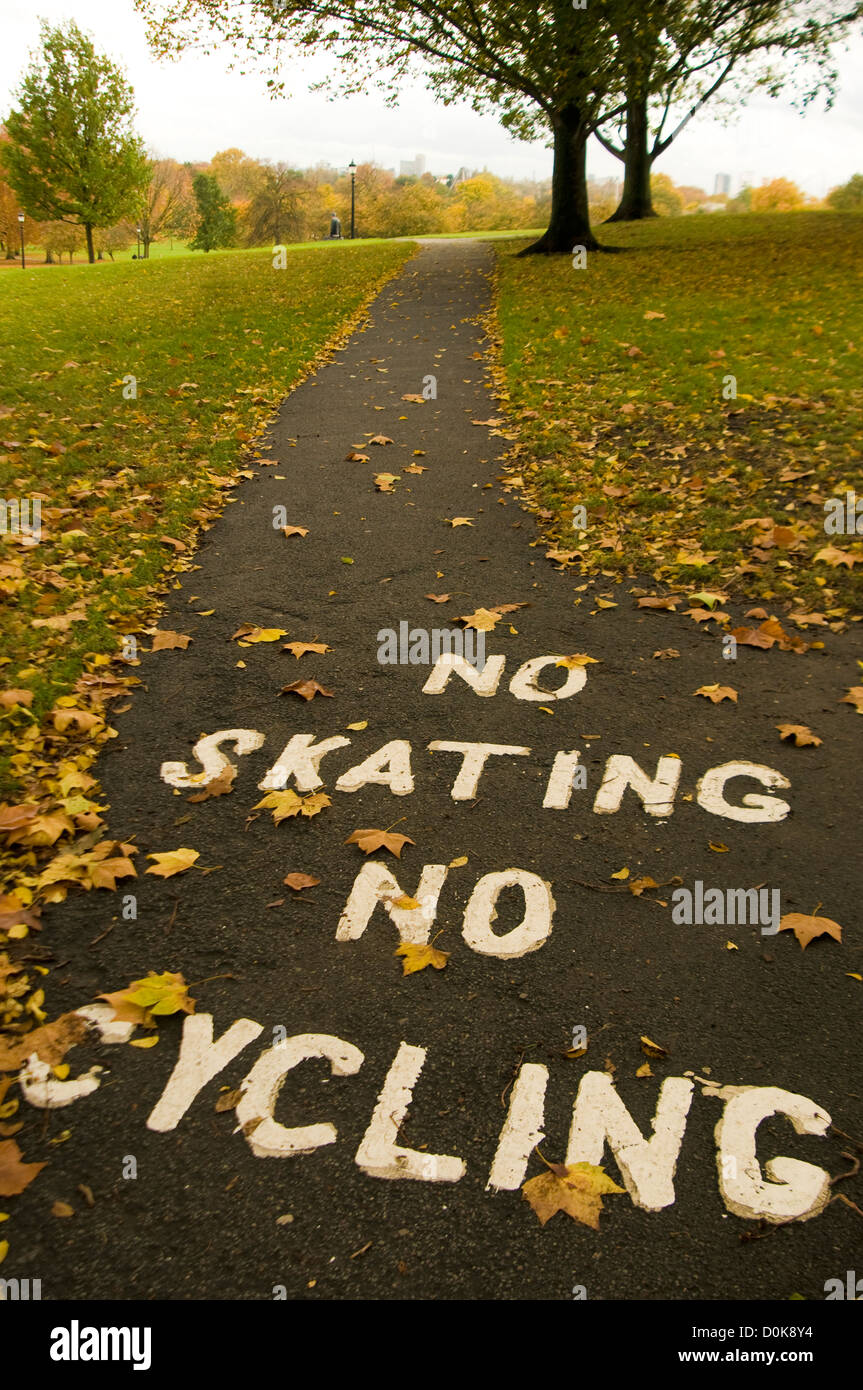 Signage on a path Stock Photo - Alamy