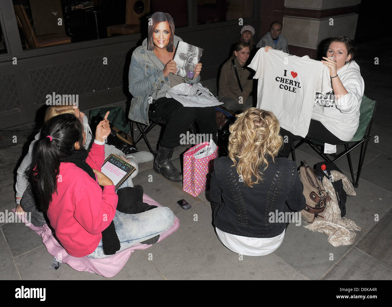 Waterstones bookshop in piccadilly hi-res stock photography and images ...