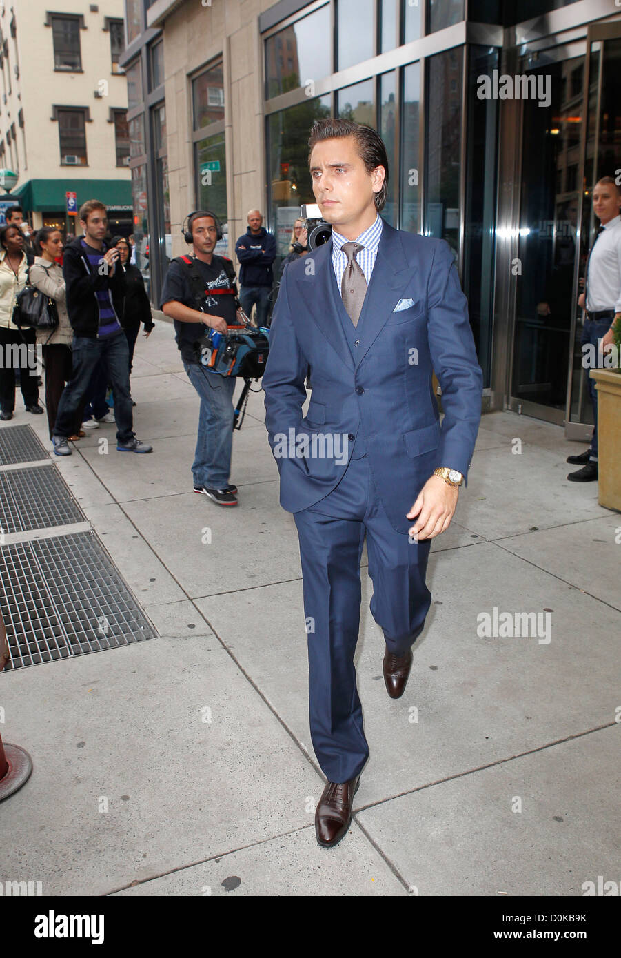 Scott disick suit hi-res stock photography and images - Alamy