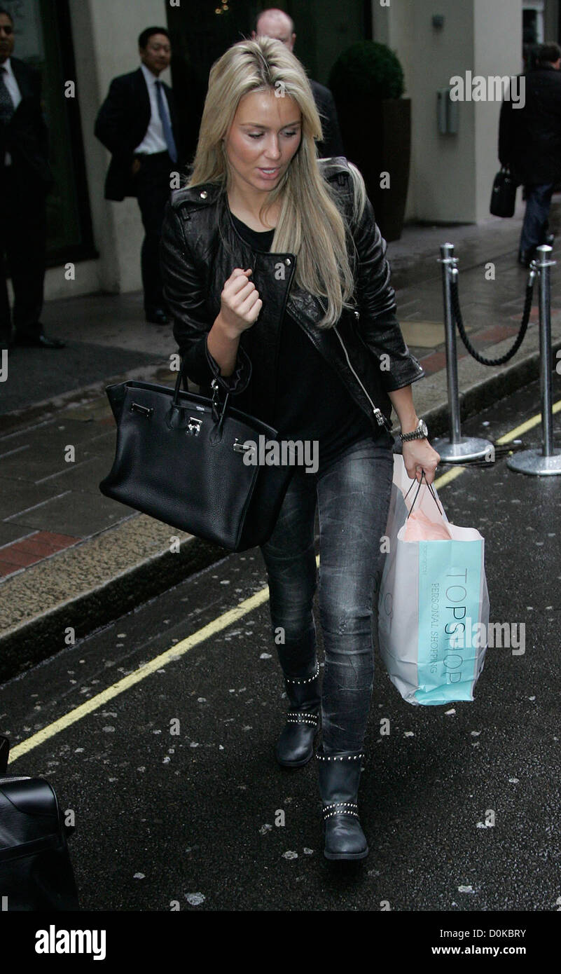 Alex Curran leaving her hotel with her husband London, England - 06.10. ...