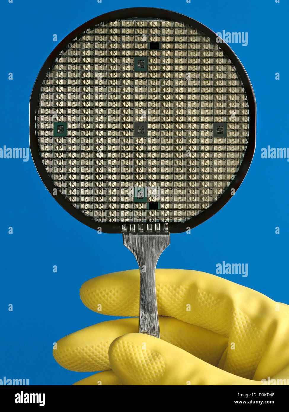 Electronic semiconductor wafer hi-res stock photography and images - Alamy