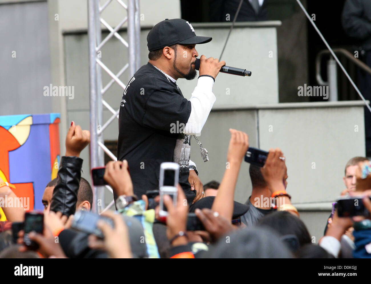 Ice Cube performs live at 106 & Park 10 year anniversary celebration ...