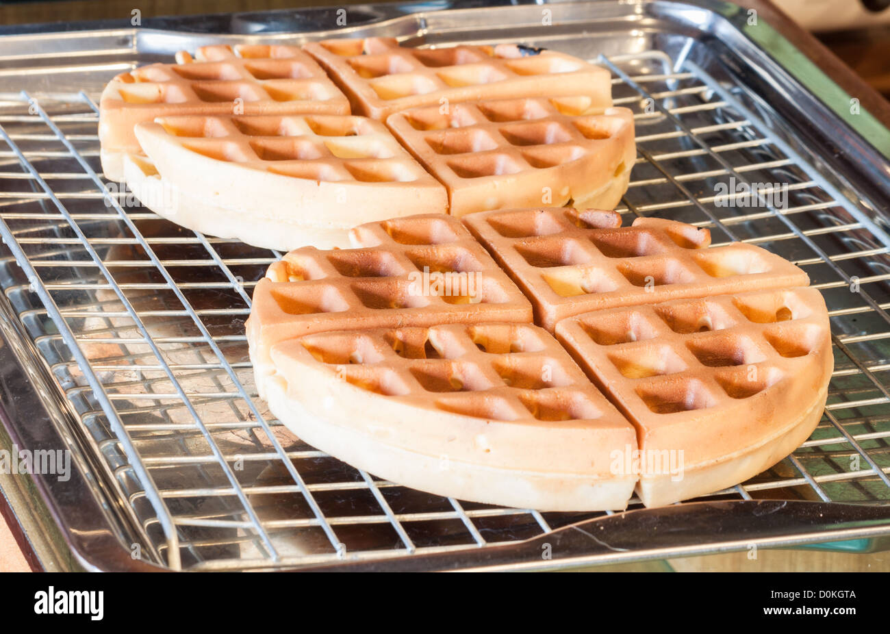 Round shape tray hi-res stock photography and images - Alamy