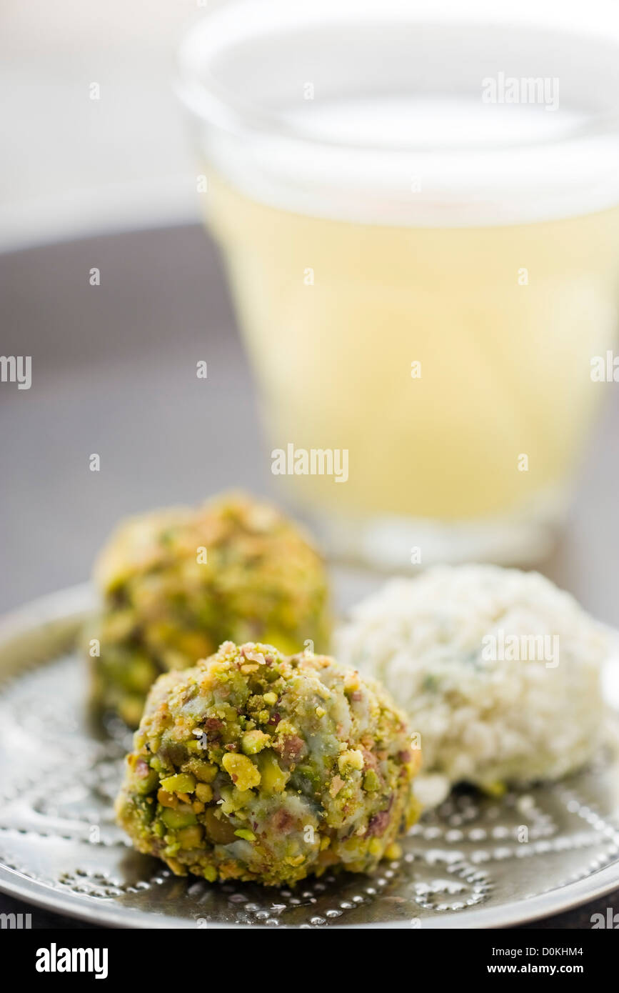 White and green truffles Stock Photo - Alamy