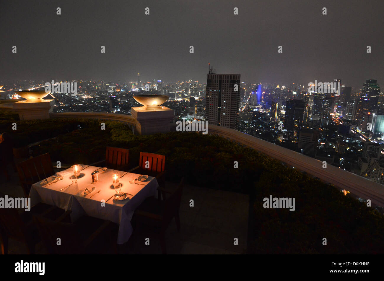 Open air restaurant bangkok hi-res stock photography and images - Alamy