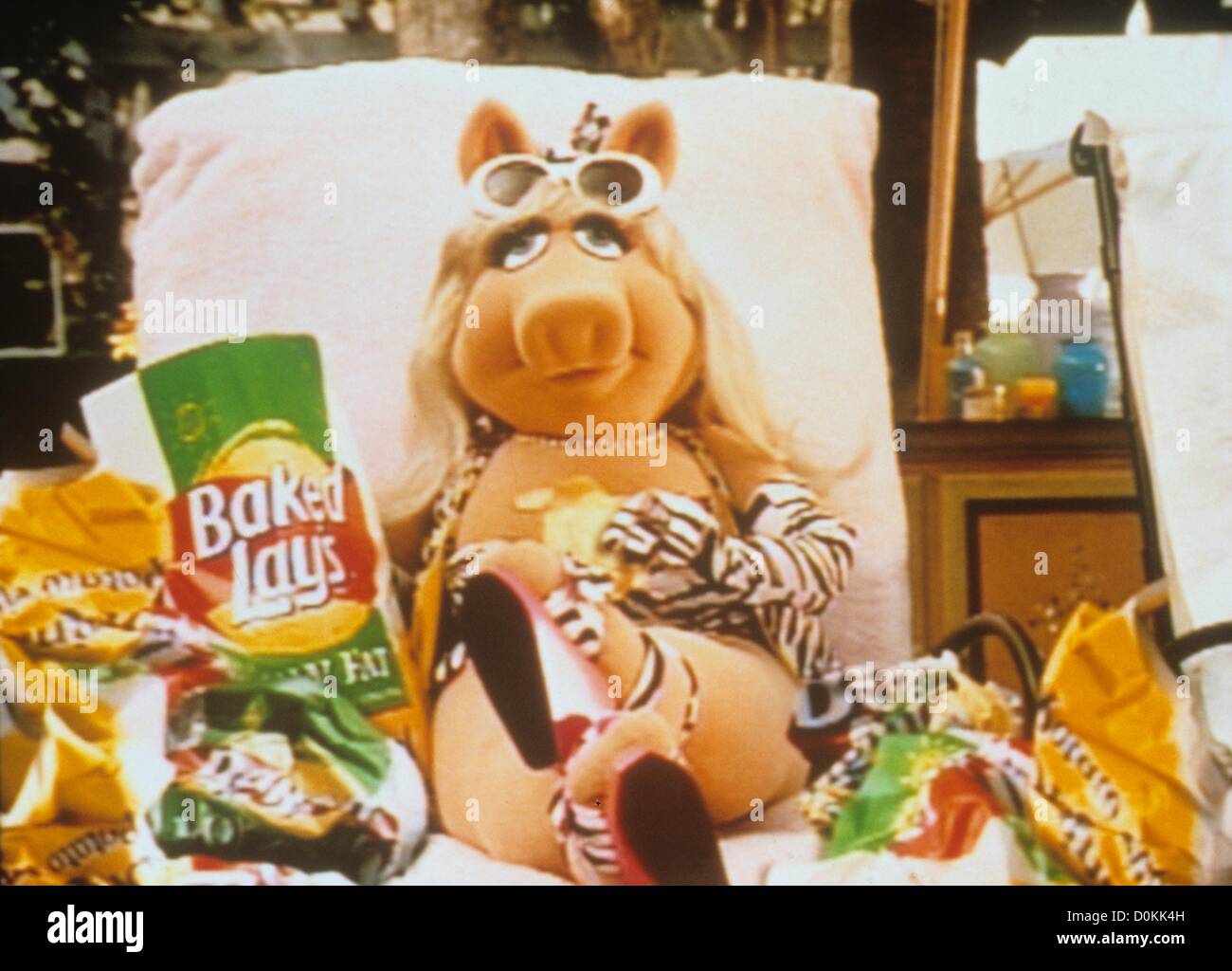 Miss Piggy Eating Food