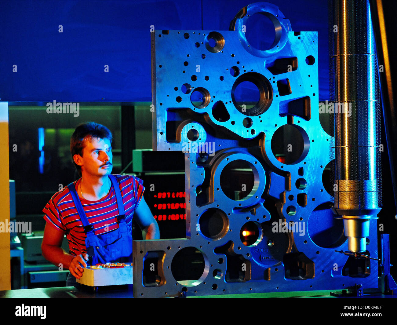 Dimensional measuring hi-res stock photography and images - Alamy