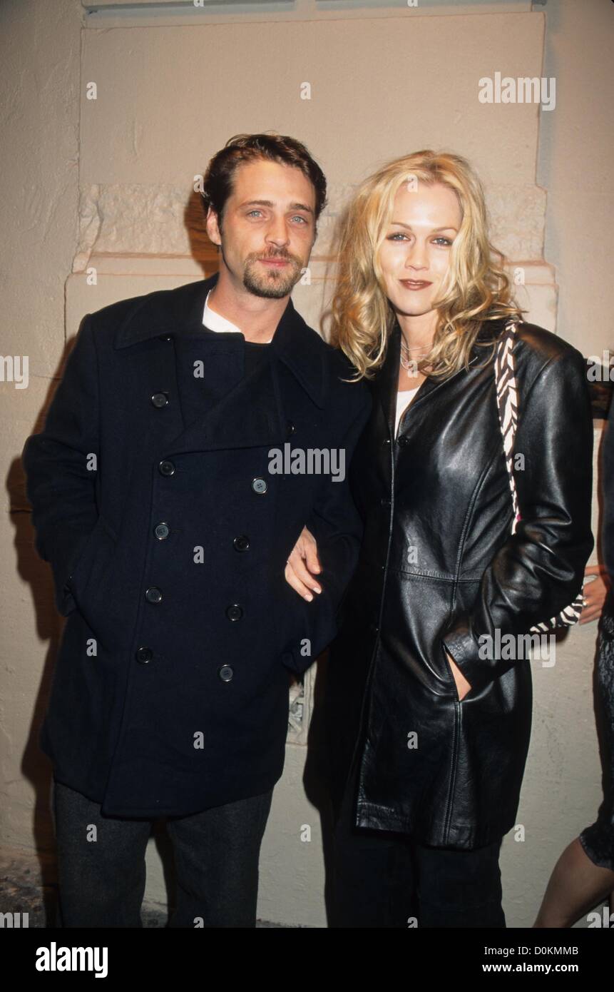 Jennie garth 2000 hi-res stock photography and images - Alamy