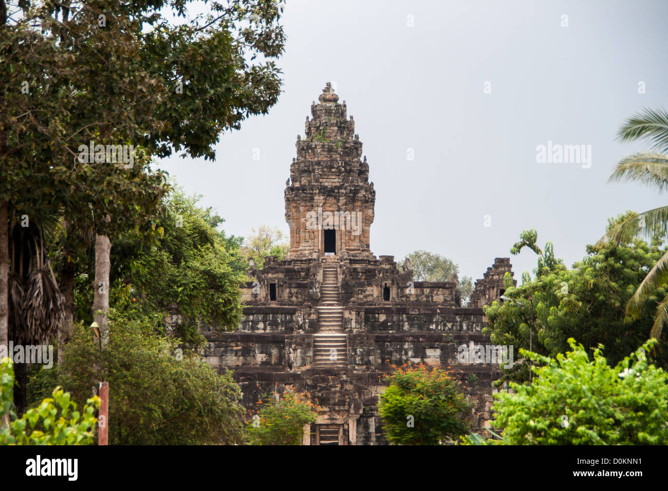 Angkorian architecture hi-res stock photography and images - Alamy